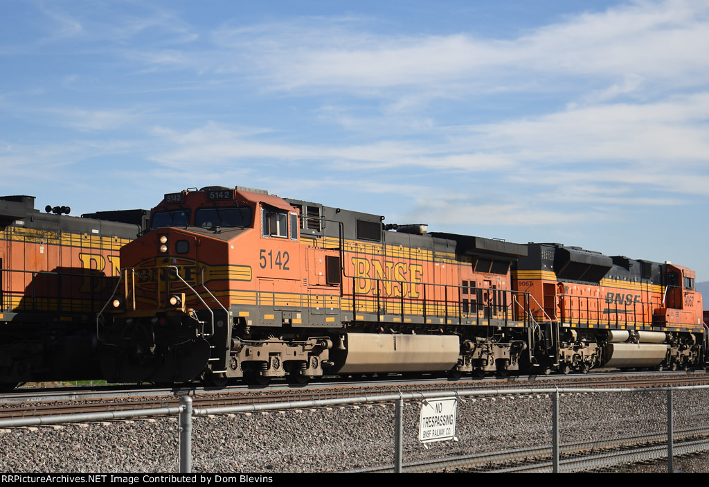 BNSF 5142